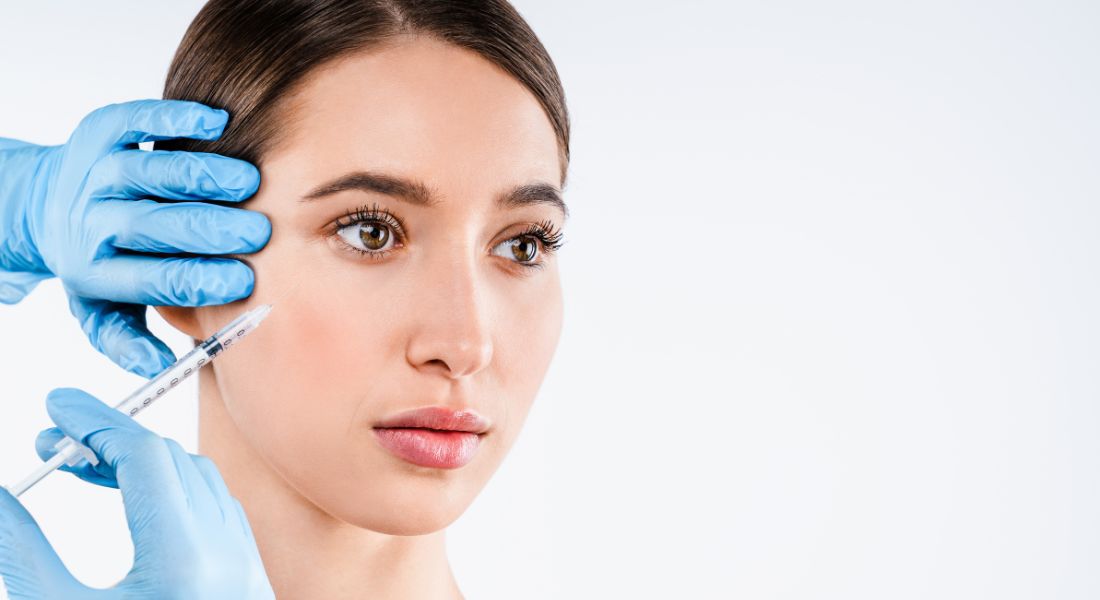 Pros and Cons of Sculptra – Is It Right for You? (Guide)