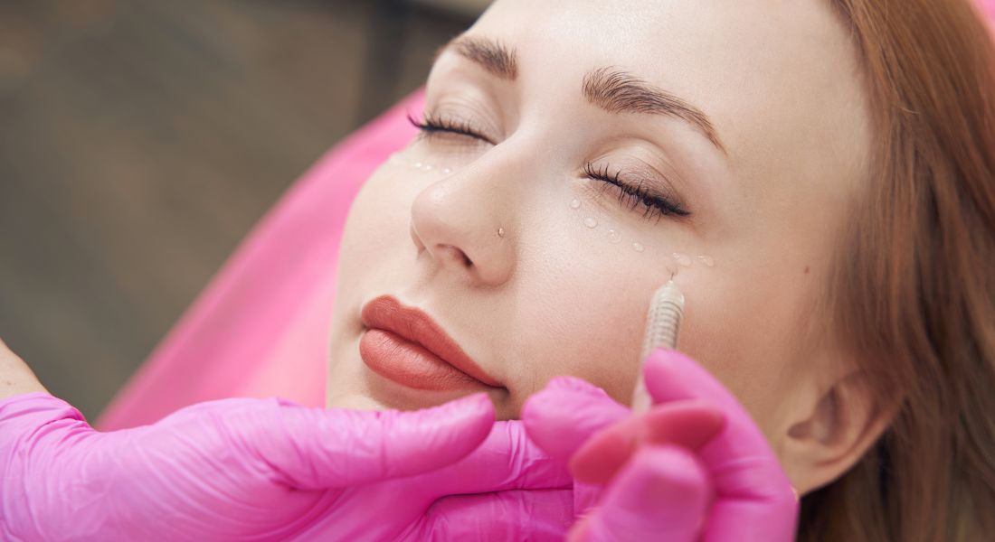Pros and Cons of Sculptra – Is It Right for You? (Guide)